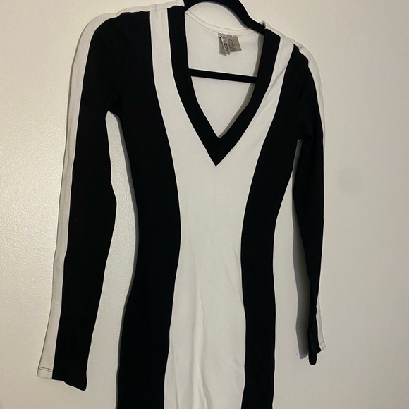 Divided | Dresses | 6 Hm Divided Brand Black And White Long Sleeve ...